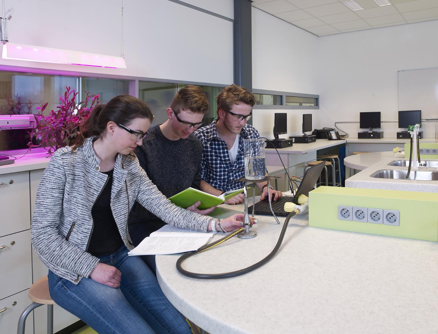Dr. Moller college / Walewyc Waalwijk - B4TM